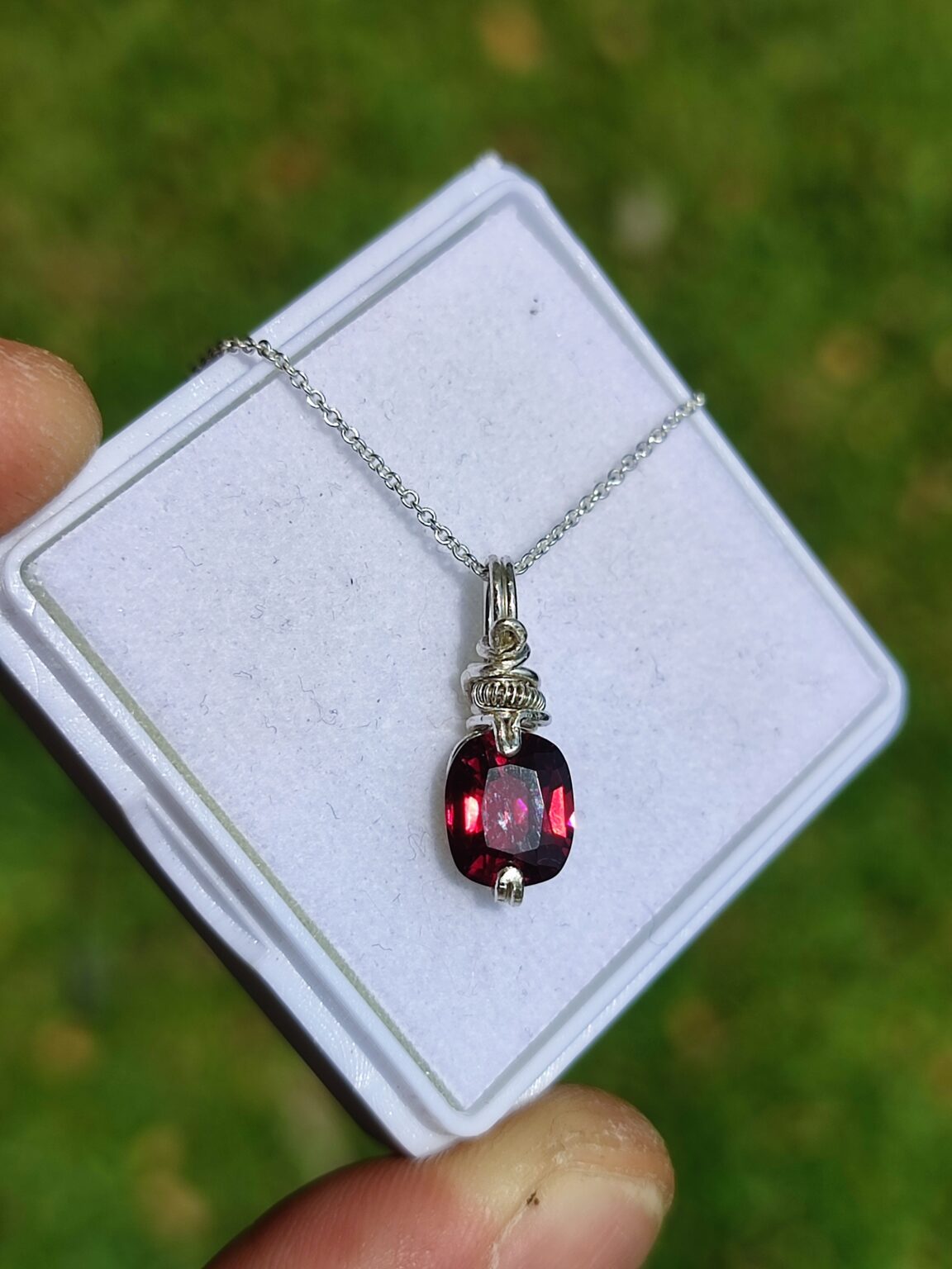 Collier Grenat Rouge Violet De Tanzanie – Fabriqué en Occitanie